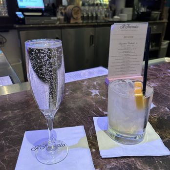 CARDIFF BEACH BAR AT TOWER 13 - Updated January 2025 - 460 Photos & 505 ...