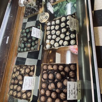 PARKSIDE CANDY - Updated July 2025 - 165 Photos & 103 Reviews - 3208 ...