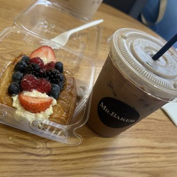 MR BAKER BAKERY & CAFE - Updated August 2024 - 954 Photos & 710 Reviews ...