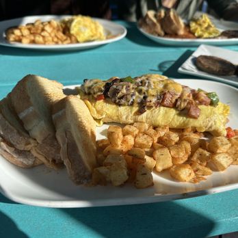 LOCKSIDE BAR AND GRILL - Updated January 2025 - 339 Photos & 331 ...