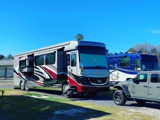 BIG RIG FRIENDLY RV RESORT - Updated December 2025 - 18 Photos - 336 ...