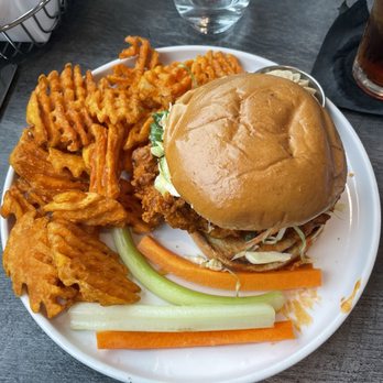 GATE 12 BAR & GRILL - Updated February 2025 - 180 Photos & 149 Reviews ...