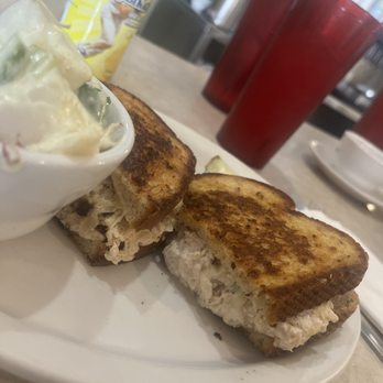 BENJI’S DELI & RESTAURANT - 207 Photos & 220 Reviews - 4156 N Oakland ...