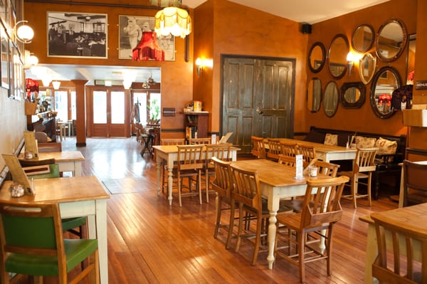 PINTO LOUNGE - Updated July 2025 - 21 High Street, Banbury, Oxfordshire ...