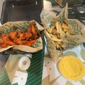 WINGSTOP - Updated July 2025 - 19 Photos & 19 Reviews - 4430 W North ...