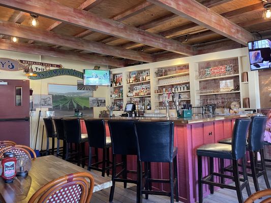 R BAR - Updated December 2025 - 14 Photos & 17 Reviews - 127 E Clark ...