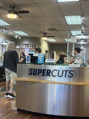 SUPERCUTS - Updated January 2025 - 23 Photos & 38 Reviews - 4720 E ...