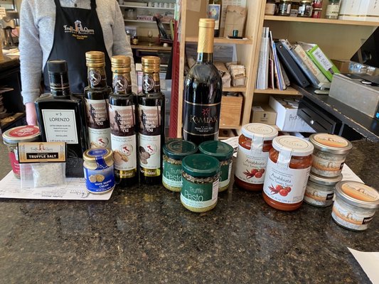 TRUFFLE QUEEN - 173 Photos & 257 Reviews - 1524 Pike Pl, Seattle ...