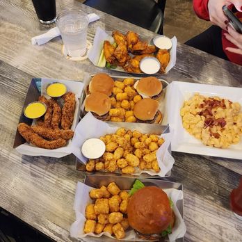 TAPS ON MAIN - Updated October 2025 - 213 Photos & 230 Reviews - 1715 ...