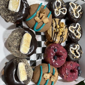 DIABLO DOUGHNUTS - 661 Photos & 364 Reviews - 7698 Belair Rd, Baltimore ...