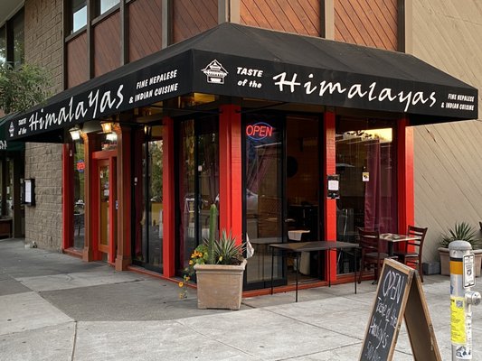 TASTE OF THE HIMALAYAS - Updated November 2025 - 622 Photos & 936 ...