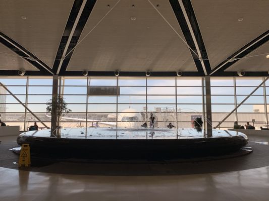 DETROIT AIRPORT MCNAMARA TERMINAL - DTW - Updated July 2024 - 587 ...