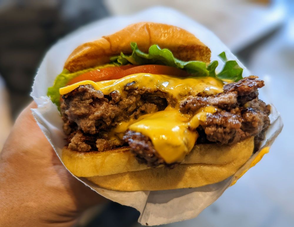 SHAKE SHACK WESTFIELD CULVER CITY - Updated July 2025 - 49 Photos & 38 ...