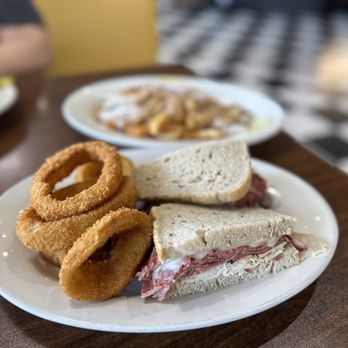 DELI NEWS FRISCO - Updated July 2024 - 299 Photos & 281 Reviews - 3685 ...