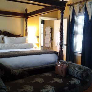 INN BOONSBORO - 18 Photos - 1 N Main St, Boonsboro, MD - Yelp