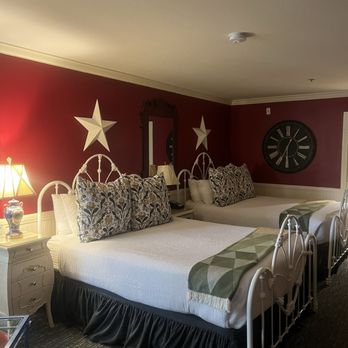 APPLE FARM INN - Updated December 2024 - 1130 Photos & 675 Reviews ...