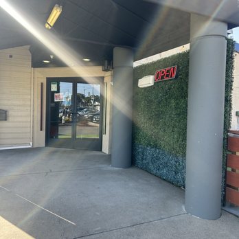 DRAGON ROUGE BISTRO ALAMEDA - Updated December 2025 - 1346 Photos ...