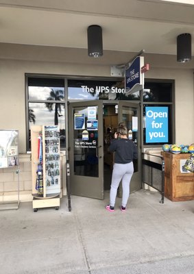 THE UPS STORE - Updated December 2024 - 37 Photos & 87 Reviews - 4725 ...