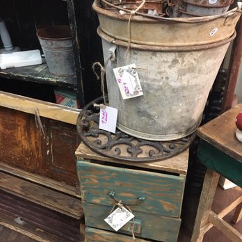 SPRINGFIELD ANTIQUE BARN - Updated January 2026 - 49 Photos & 13 ...