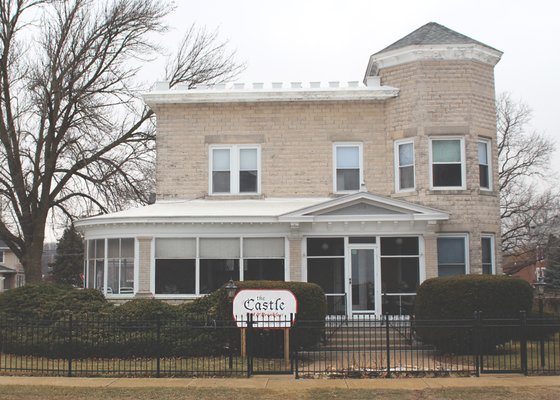 CASTLE BED & BREAKFAST - Updated October 2025 - 20 Photos - 616 River ...