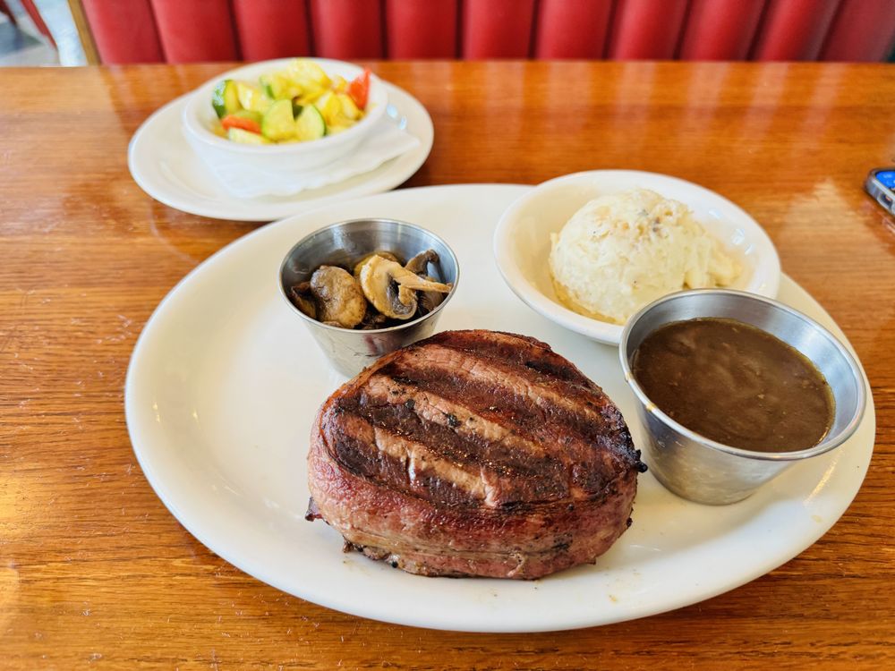 COLBY’S - Updated December 2025 - 102 Photos & 169 Reviews - 204 W 3rd ...