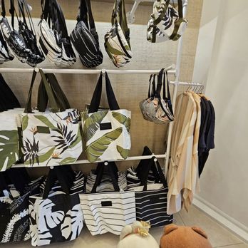 ALOHA COLLECTION - ALA MOANA CENTER - Updated December 2025 - 142 ...