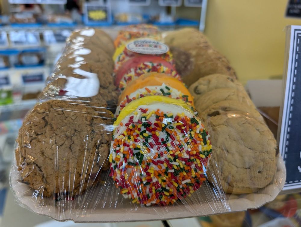 EILEEN’S COLOSSAL COOKIES - Updated December 2025 - 17 Photos & 34 ...