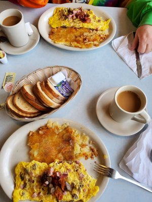 VIEWMONT DINER - Updated March 2025 - 54 Photos & 95 Reviews - 448 ...