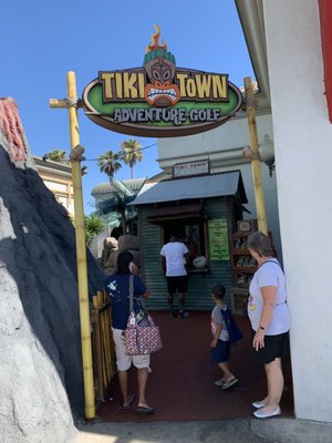 TIKI TOWN ADVENTURE GOLF - 124 Photos & 135 Reviews - 3114 Mission Blvd ...