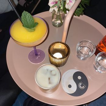 MOONGATE LOUNGE - Updated June 2024 - 352 Photos & 133 Reviews - 28 ...