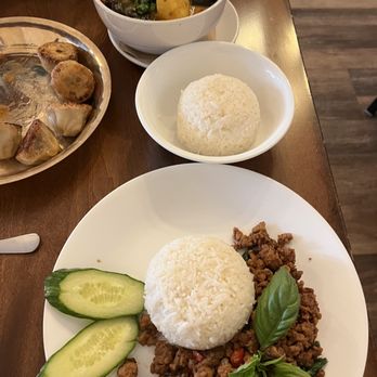 MOMO VALLEY - Updated May 2024 - 137 Photos & 119 Reviews - 455 Main St ...