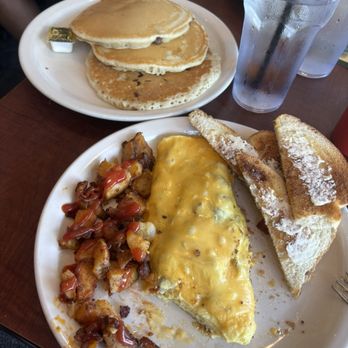 GRUMPY’S CAFE - Updated August 2025 - 586 Photos & 655 Reviews - 2621 W ...