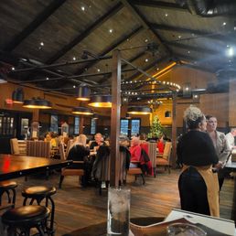 CRAFTSMAN WOOD GRILLE & TAP HOUSE - Updated July 2025 - 193 Photos & 176 Reviews - 7300 E ...