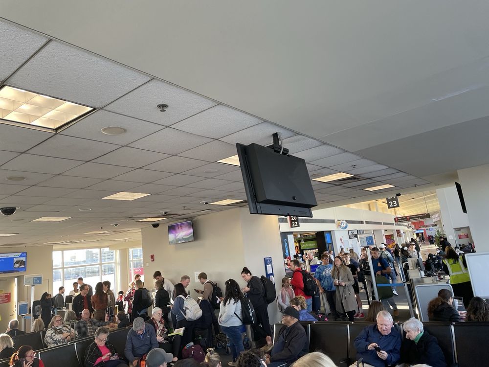 PHILADELPHIA INTERNATIONAL AIRPORT - TERMINAL F - Updated August 2025 ...