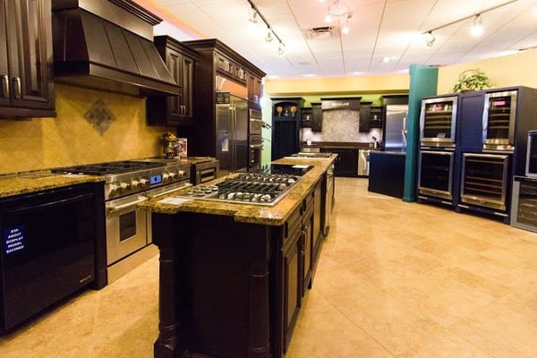 FAMOUS TATE APPLIANCE & BEDDING CENTER - Updated January 2026 - 17 ...