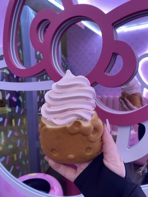 HELLO KITTY CAFE - Updated April 2025 - 1393 Photos & 286 Reviews ...