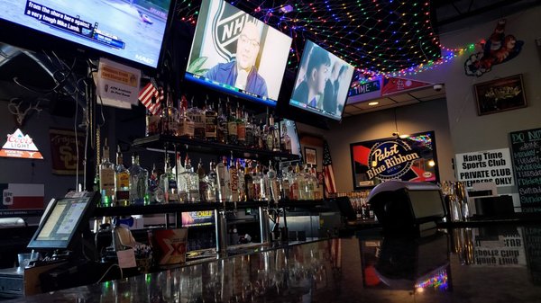 HANG TIME SPORTS GRILL & BAR - Updated January 2026 - 20 Photos & 98 ...