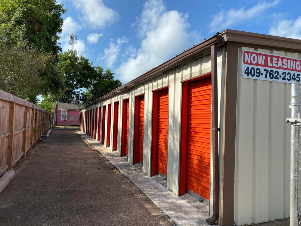 PAUL’S MINI WAREHOUSES - 4417 Bernardo De Galvez Ave, Galveston, Texas ...