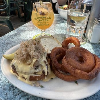 CLOVERLEAF TAVERN - Updated December 2024 - 1032 Photos & 1032 Reviews ...