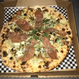 BASE PIZZERIA - Updated September 2025 - 437 Photos & 437 Reviews ...
