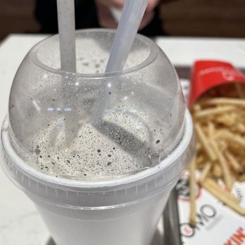 STEAK AND SHAKE - Updated October 2025 - 69 Photos & 53 Reviews - 200 E ...