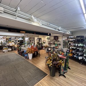 GRAY BARN NURSERY & GARDEN CENTER - Updated June 2025 - 13 Photos & 35 ...