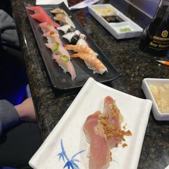 SHOW SUSHI - Updated March 2025 - 4239 Photos & 2783 Reviews - 957 W ...