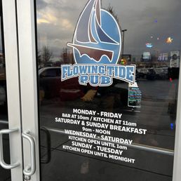 FLOWING TIDE PUB 2 - Updated January 2026 - 424 Photos & 323 Reviews ...