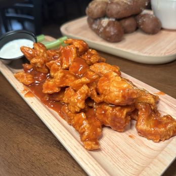 THE TAP HOUSE - Updated October 2025 - 58 Photos & 29 Reviews - 29 N ...