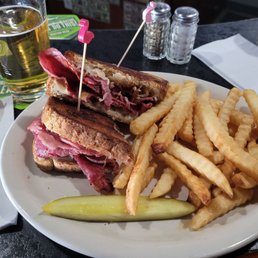 PUBSKI PUB - Updated November 2025 - 81 Photos & 57 Reviews - 2437 ...