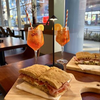 LIZZANO - Updated July 2025 - 88 Photos & 30 Reviews - 636 N Wells St ...