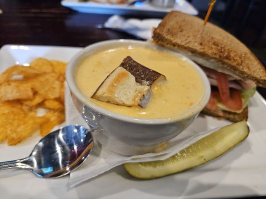 TRAIL STOP TAVERN - Updated October 2025 - 109 Photos & 138 Reviews ...