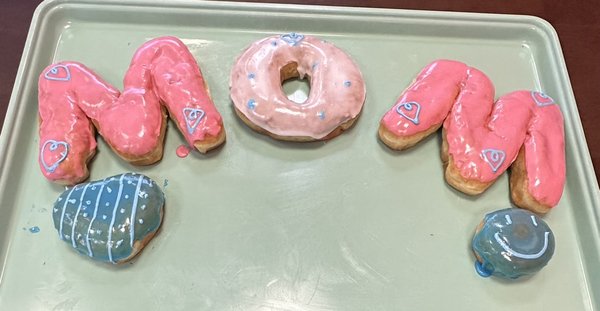 YUMMY DONUT PALACE - Updated October 2025 - 10 Photos - 17911 E US Hwy ...