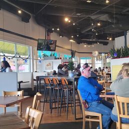 BUBBLY HEN - Updated February 2025 - 92 Photos & 59 Reviews - 7915 ...